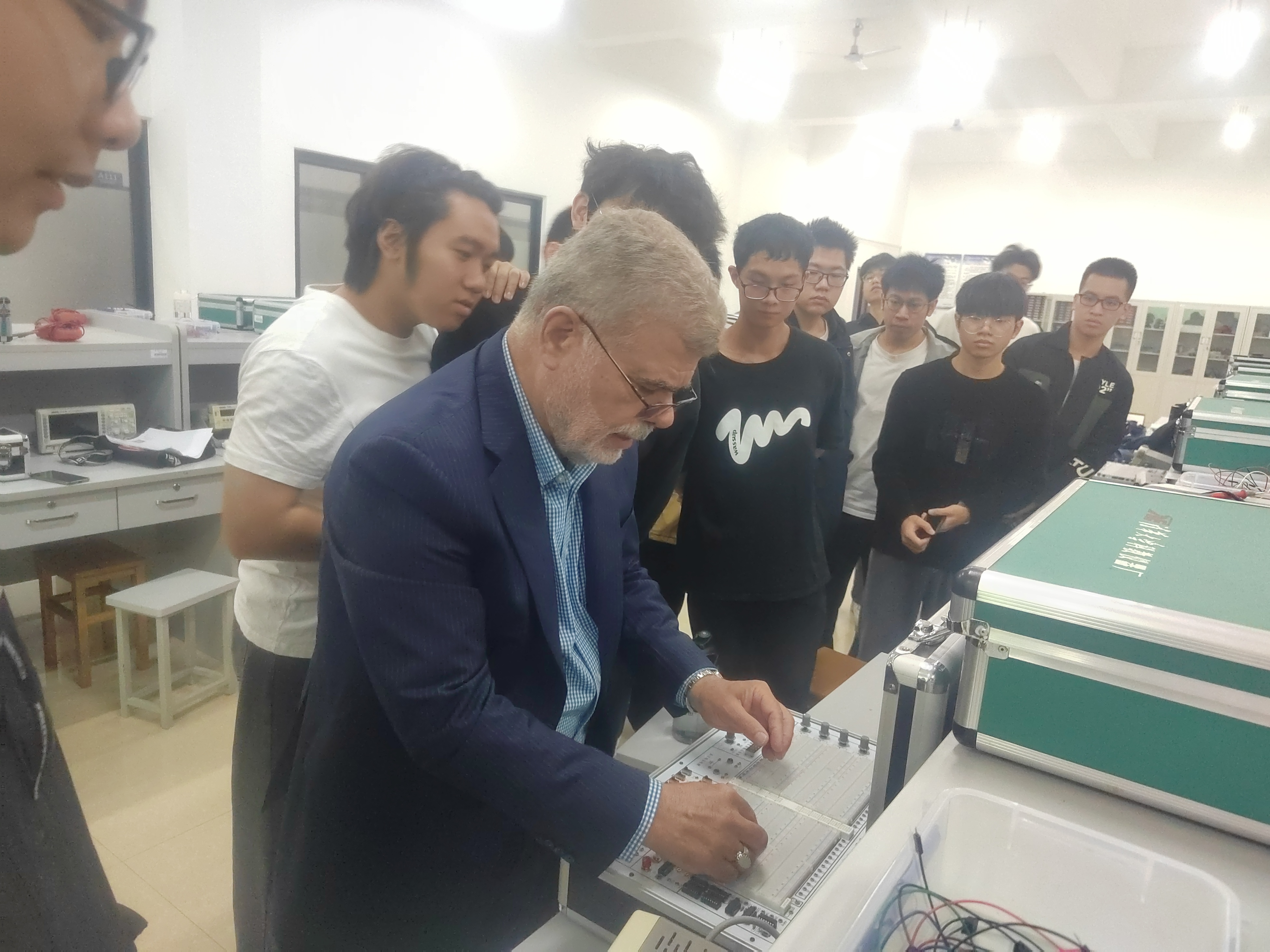 电子信息工程（中外合作办学）-桂林航天工业学院招生办公室